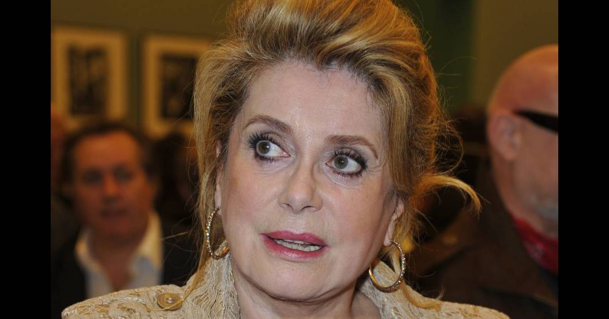 Catherine Deneuve lors du vernissage de l'exposition Helmut Newton au ...