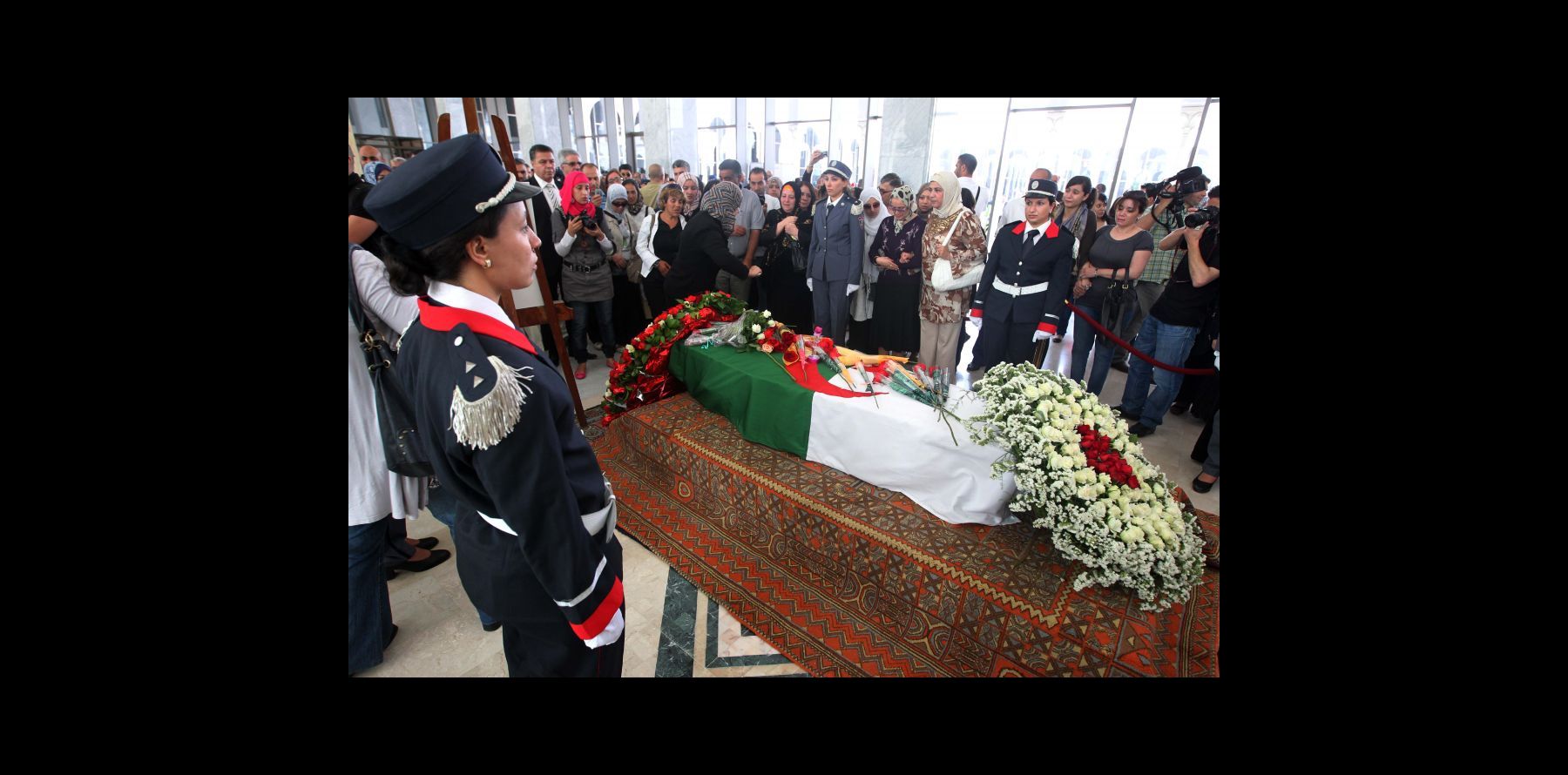 Mort de Warda : Vive émotion aux funérailles nationales de la diva ...