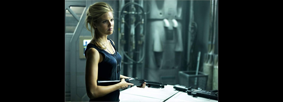 Photo : Maggie Grace dans Lock Out sorti en avril. - Purepeople