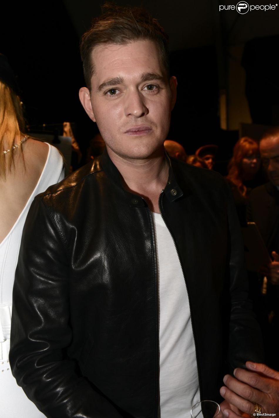 C'est un Michael Bublé plus mince qui assiste au défilé DSquared2, à ...