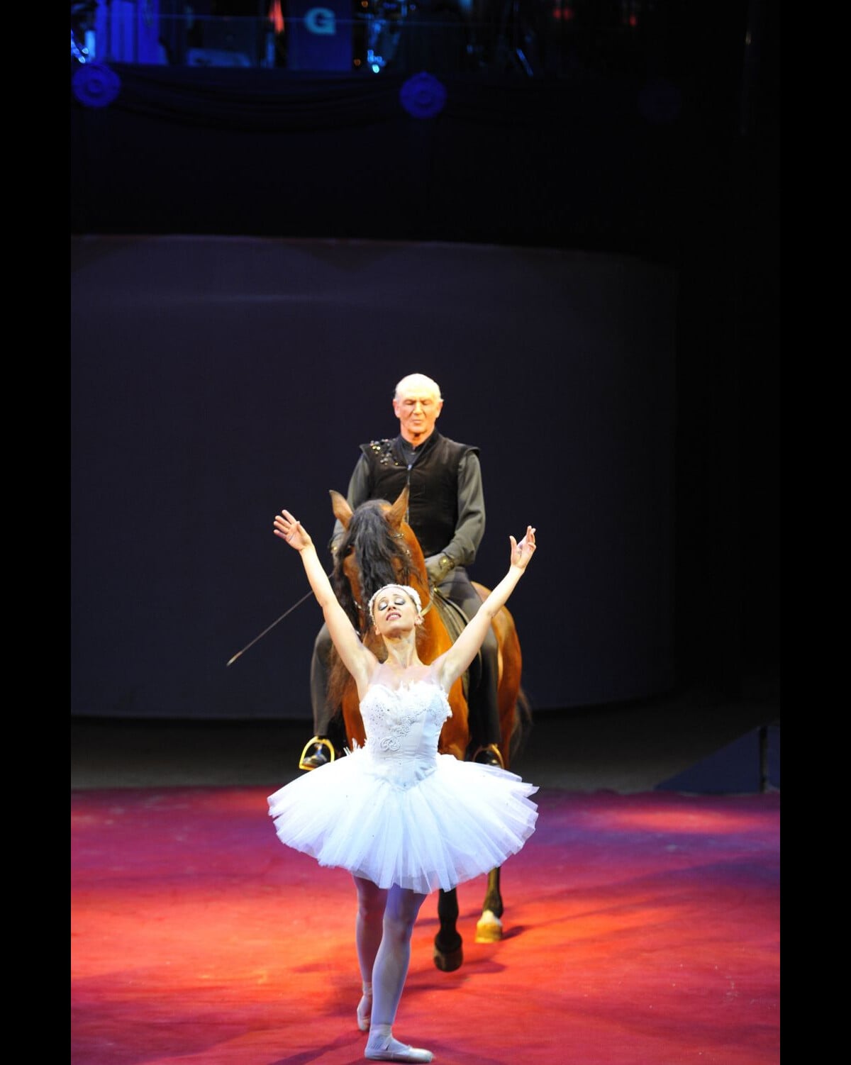 Photo : Extrait du sublime spectacle Ellipse au Gala d'ouverture du ...