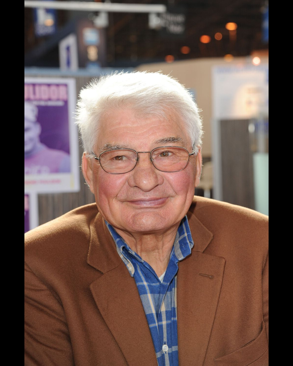 Photo : Raymond Poulidor au Le Salon Du Livre à Paris le 20 amrs 2011 ...