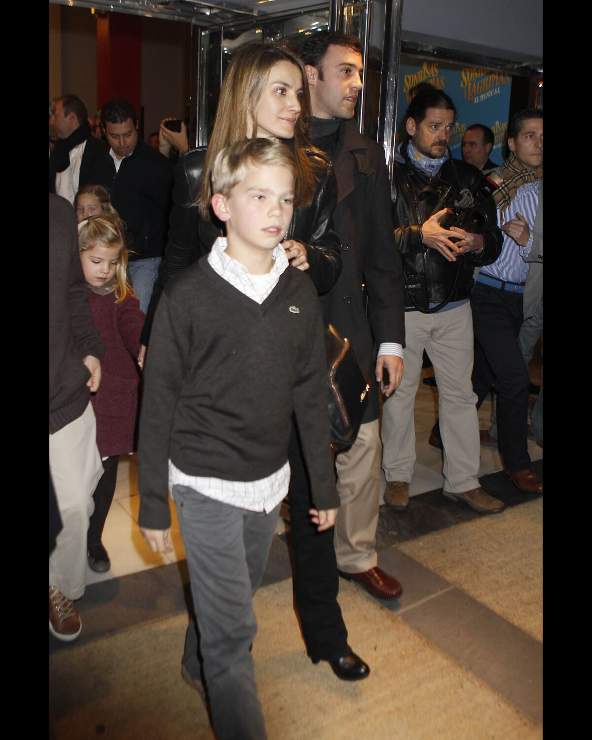 Photo : La princesse Letizia d'Espagne assiste avec sa belle-mère la ...