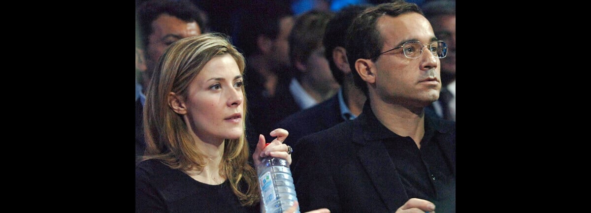 Photo : Elisabeth Bost et Jean-Luc Delarue à Paris, le 2 décembre 2006 ...