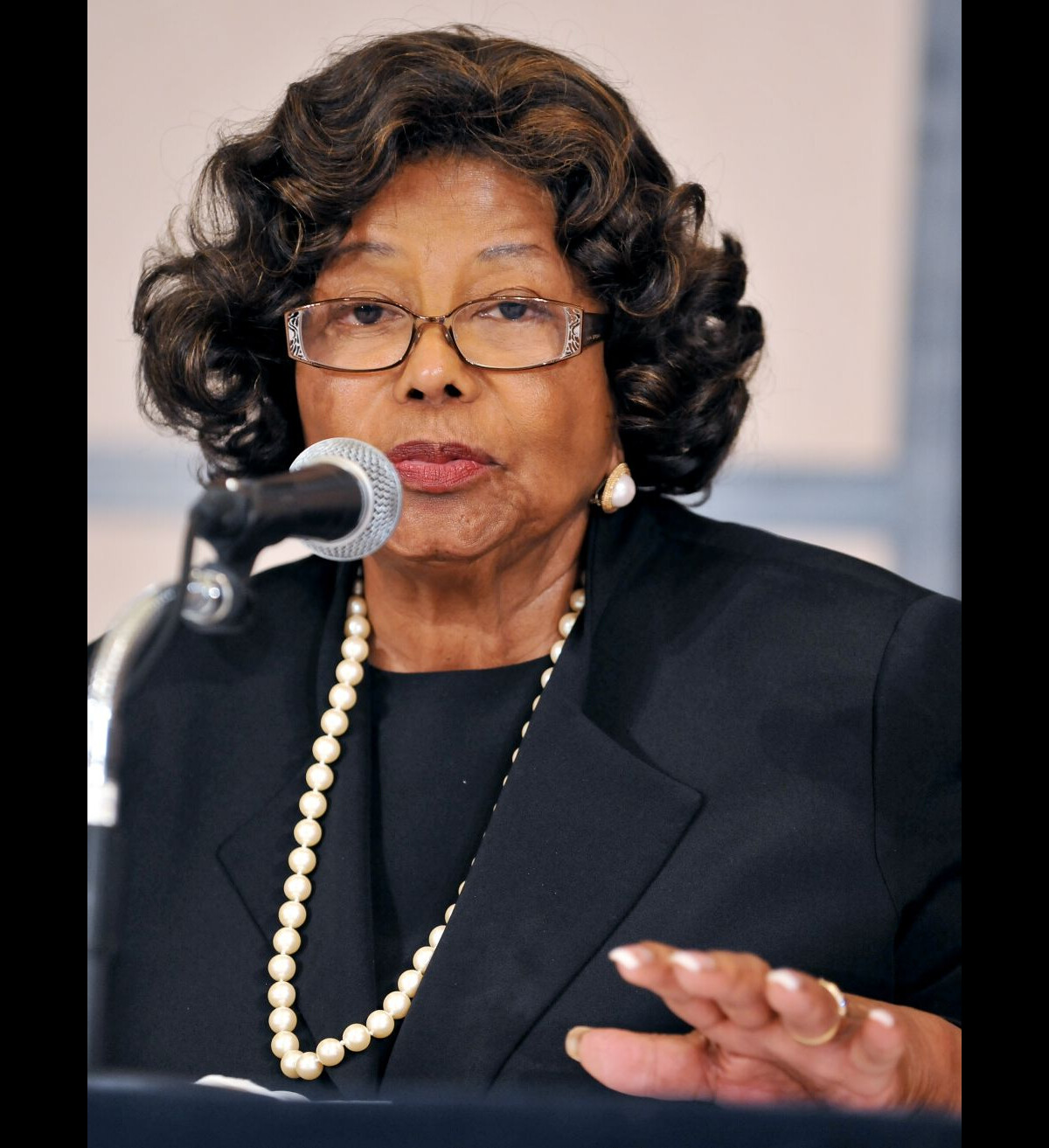 Vidéo : Katherine Jackson à Tokyo, le 12 décembre 2011. - Purepeople