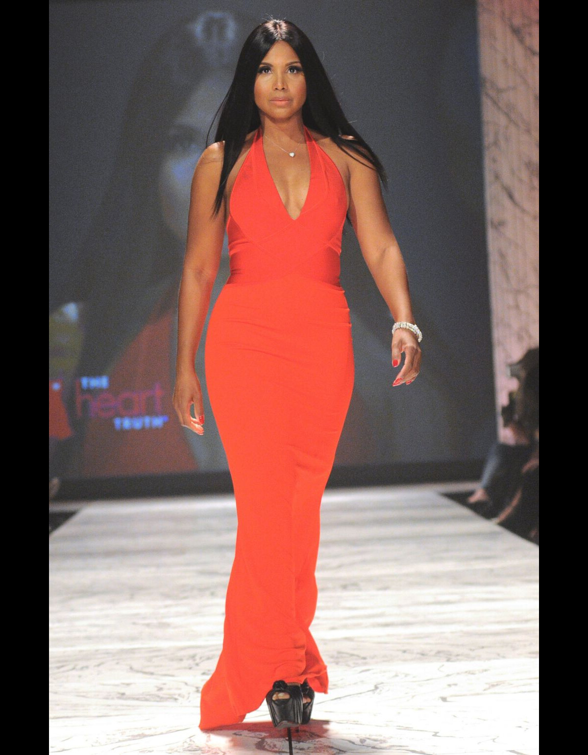 Photo : Toni Braxton au défilé de mode The Heart Truth's Red Dress ...