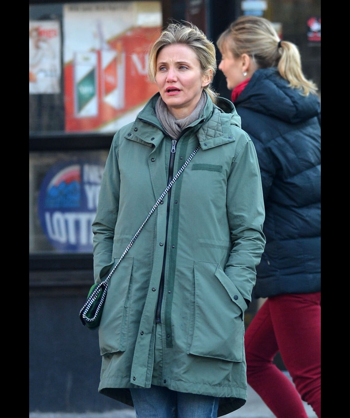 Photo : La comédienne Cameron Diaz se promène avec une amie dans les ...