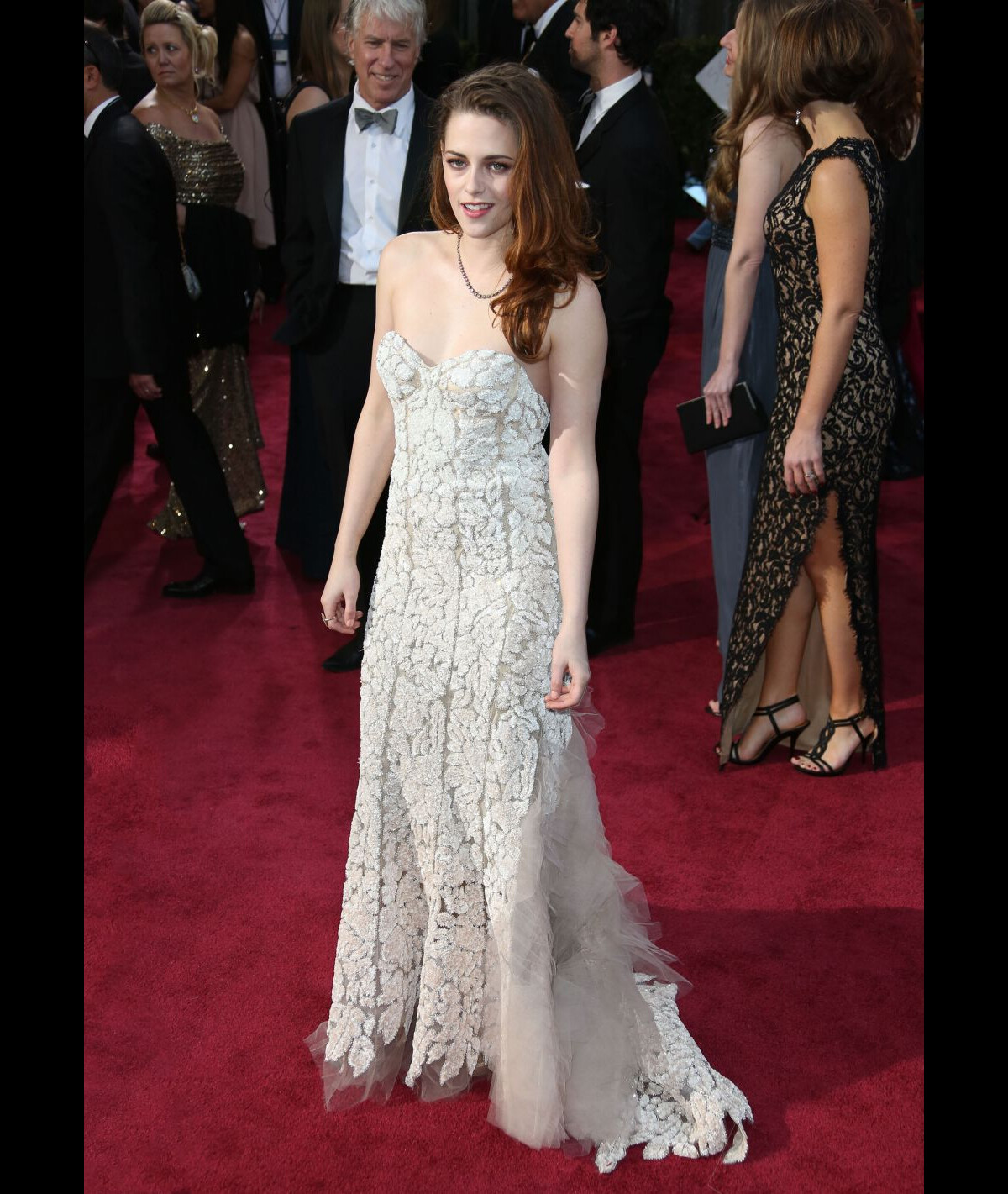 Vidéo : Kristen Stewart en robe Reem Acra à la 85e cérémonie des Oscars ... Vidéo : Kristen Stewart en robe Reem Acra à la 85e cérémonie des Oscars ...