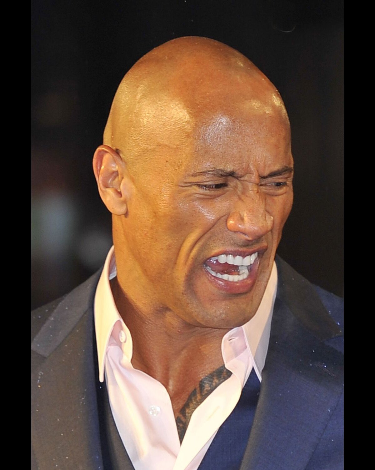 Photo : Dwayne Johnson rugit à la première du film G.I. Joe ... Photo : Dwayne Johnson rugit à la première du film G.I. Joe ...