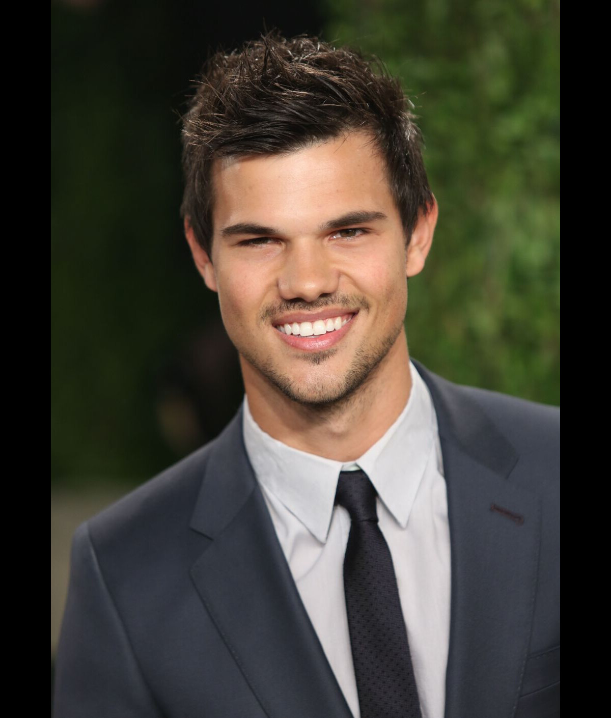Photo : Taylor Lautner à la soirée Vanity Fair Oscar Party, à Los ...