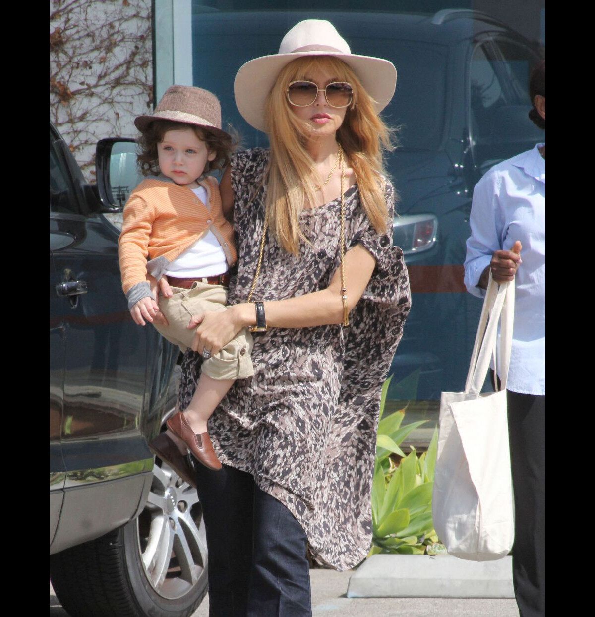 Photo : Rachel Zoe et son fils Skyler font du shopping à West Hollywood ...