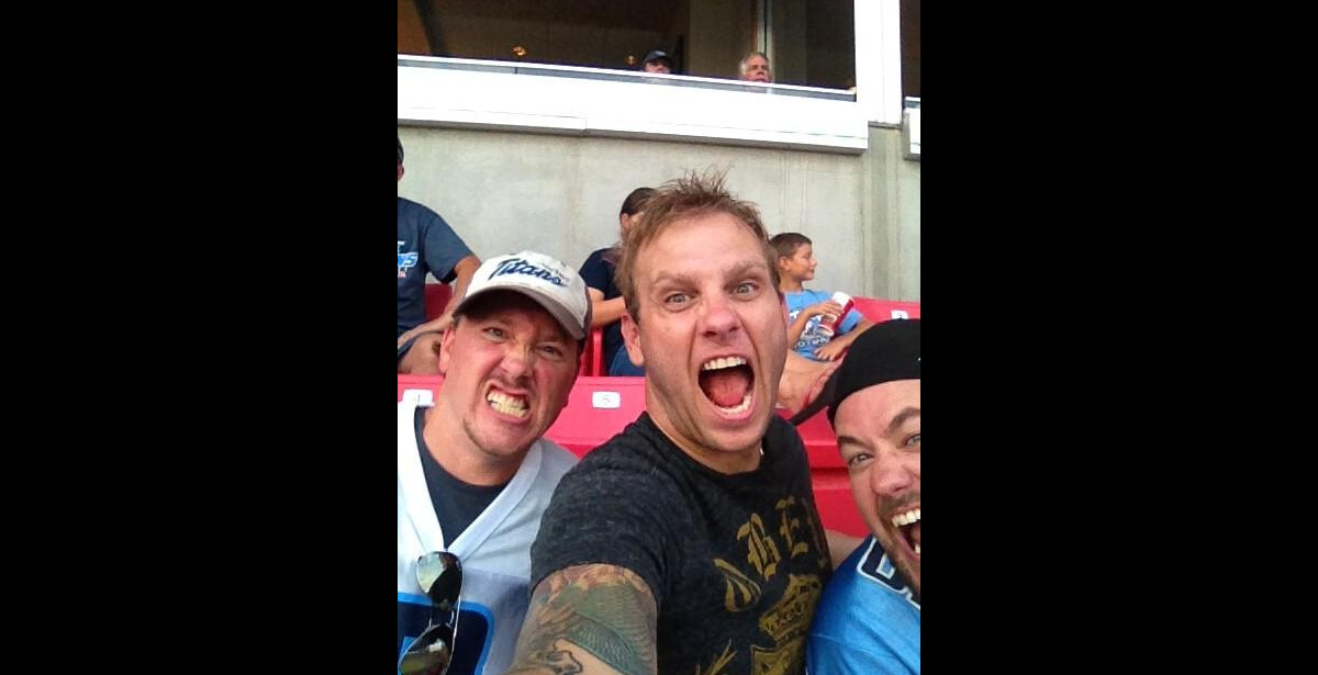 Photo : Photo du compte Twitter de Todd Harrell de 3 Doors Down ...