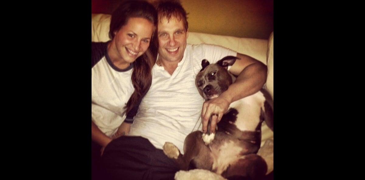 Vidéo : Todd Harrell avec sa femme et leur chien. Photo du compte ...