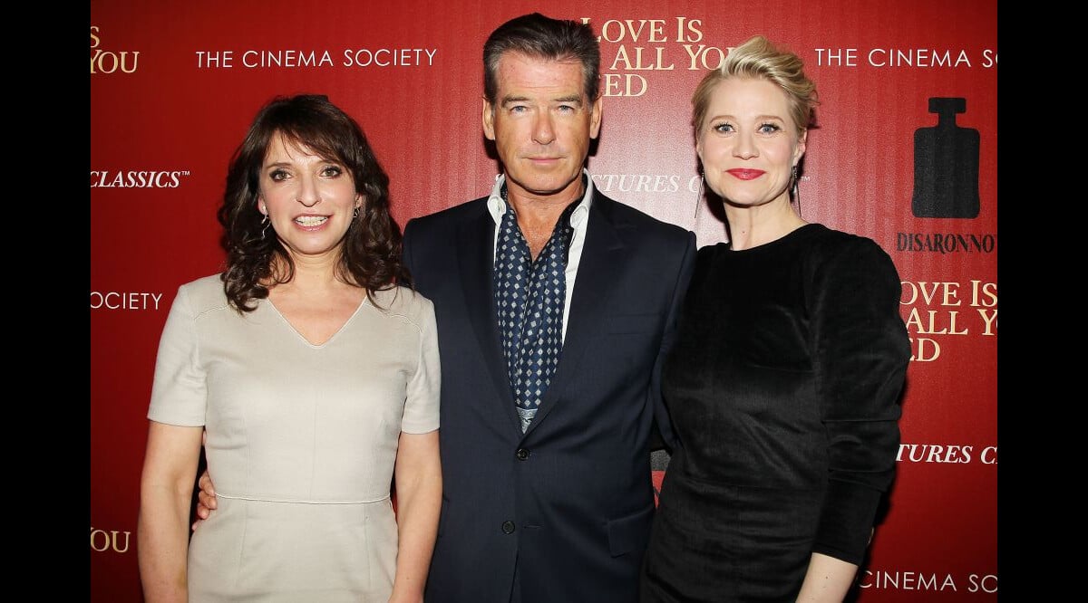 Photo : Susanne Bier, Pierce Brosnan et Trine Dyrholm à la première de ...