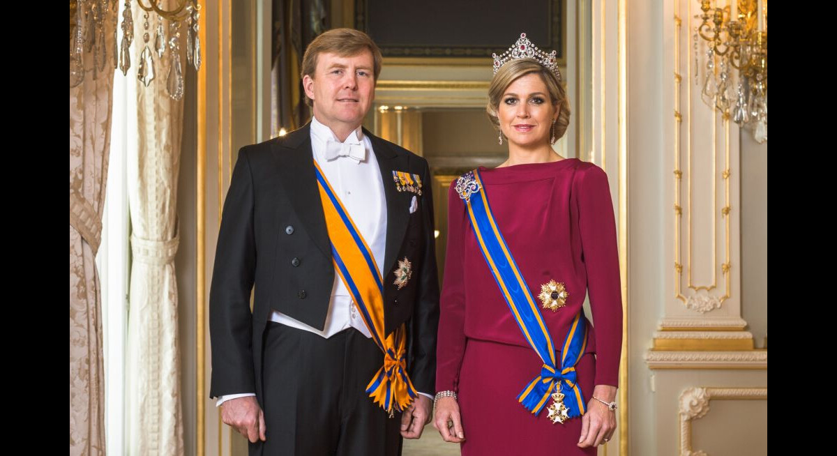 Photo : Le roi Willem-Alexander des Pays-Bas, portant notamment les ...