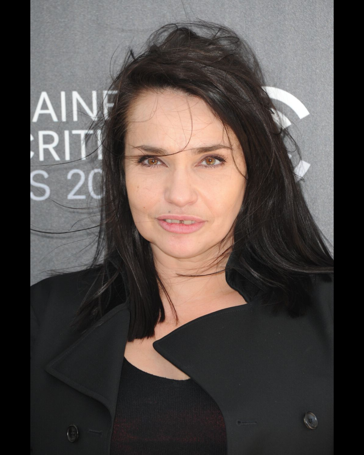 Photo : Béatrice Dalle lors du photocall du film Les Rencontres d'après ...