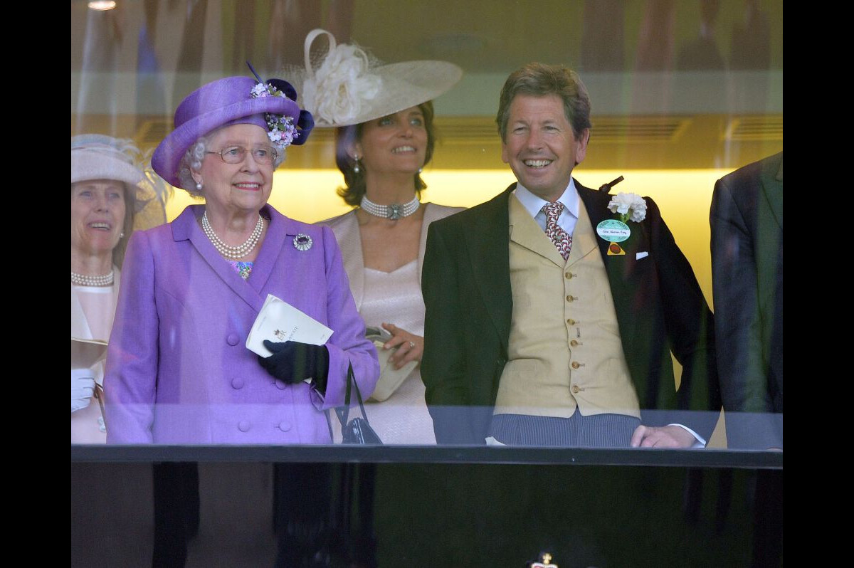 Photo : La reine Elizabeth II comblée par la victoire de son cheval ...