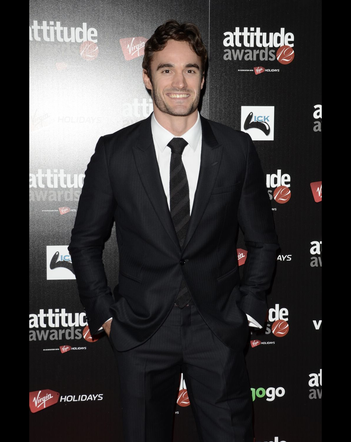 Vidéo : Thom Evans à la soirée Attitude Magazine Awards à Londres le 16 ...