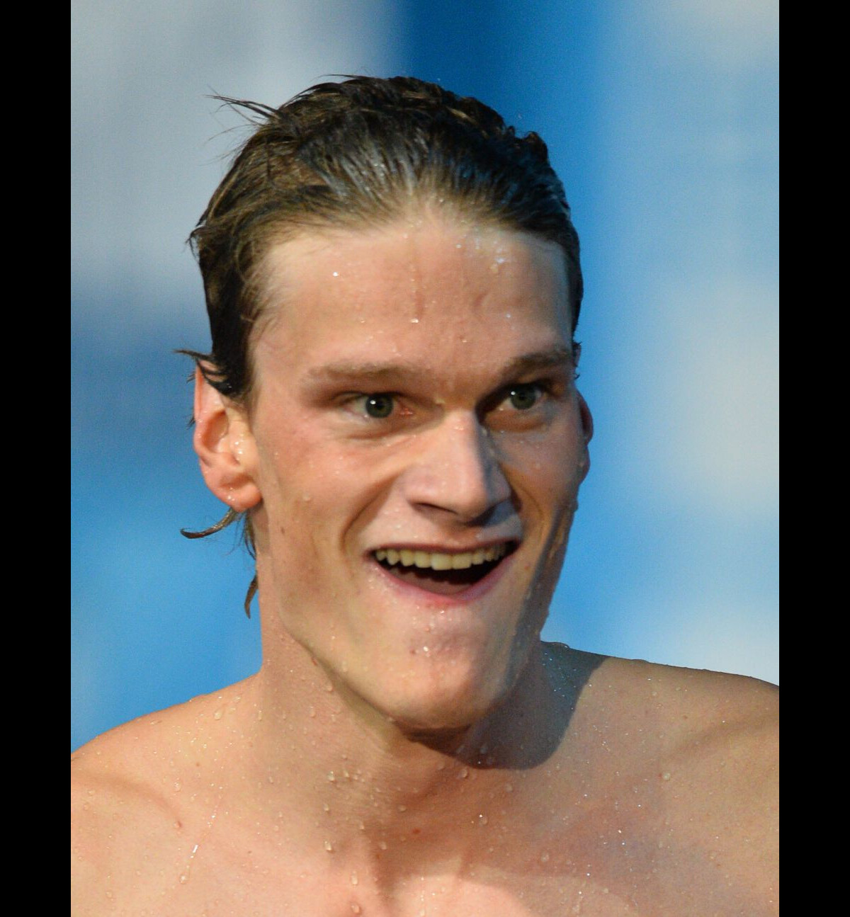 Photo : Yannick Agnel tout sourire après sa victoire en finale du 200 m ...