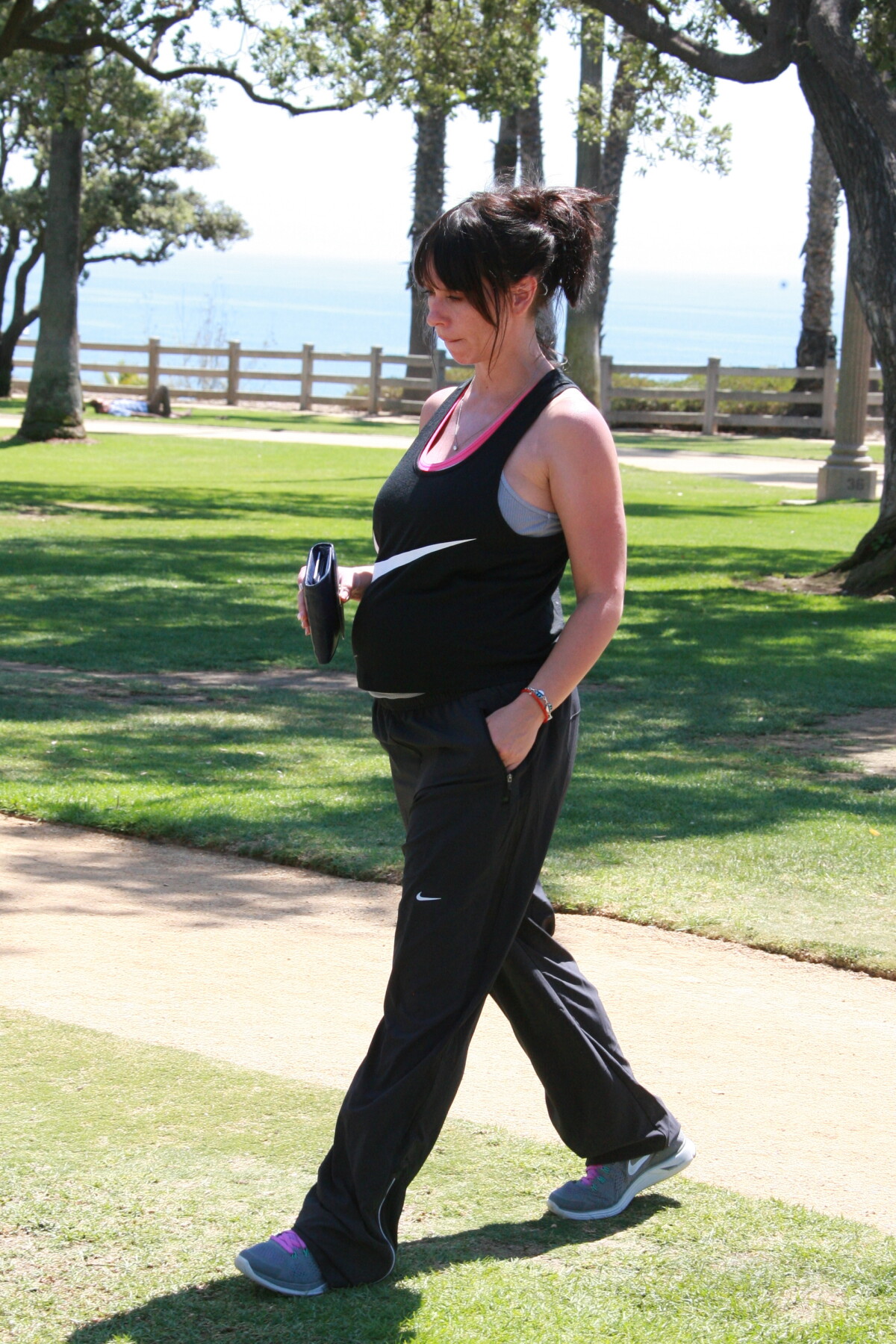 Photo : Exclusif - Jennifer Love Hewitt, enceinte, fait du sport dans ...
