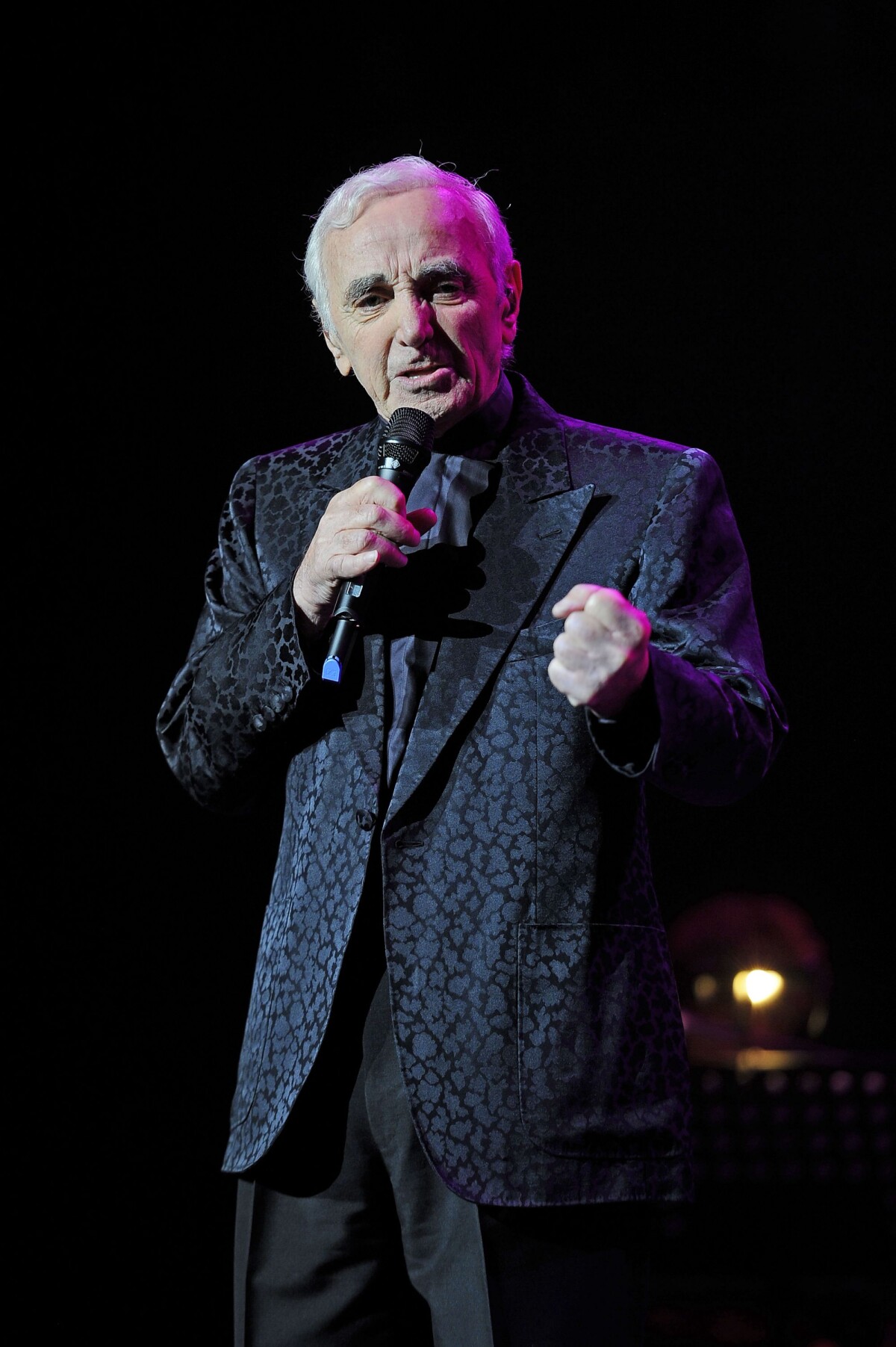 Photo : L'incontournable Charles Aznavour en concert au Royal Albert ...