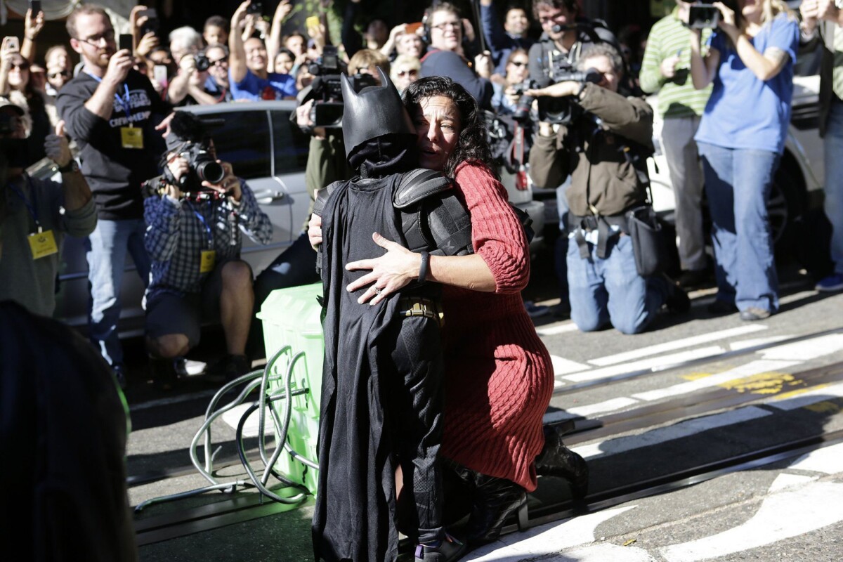 Photo : Le jeune Batkid alias Miles Scott (5 ans), atteint d'une ...