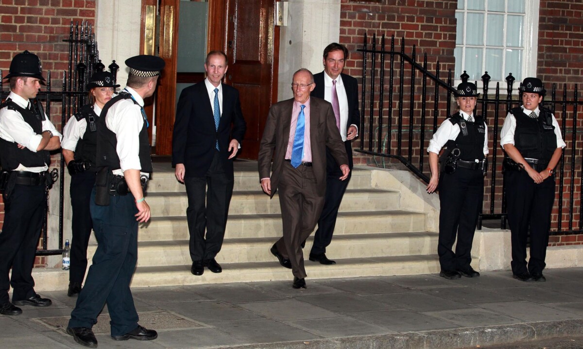 Photo : Marcus Setchell à la sortie de l'aile Lindo de l'hôpital St ...