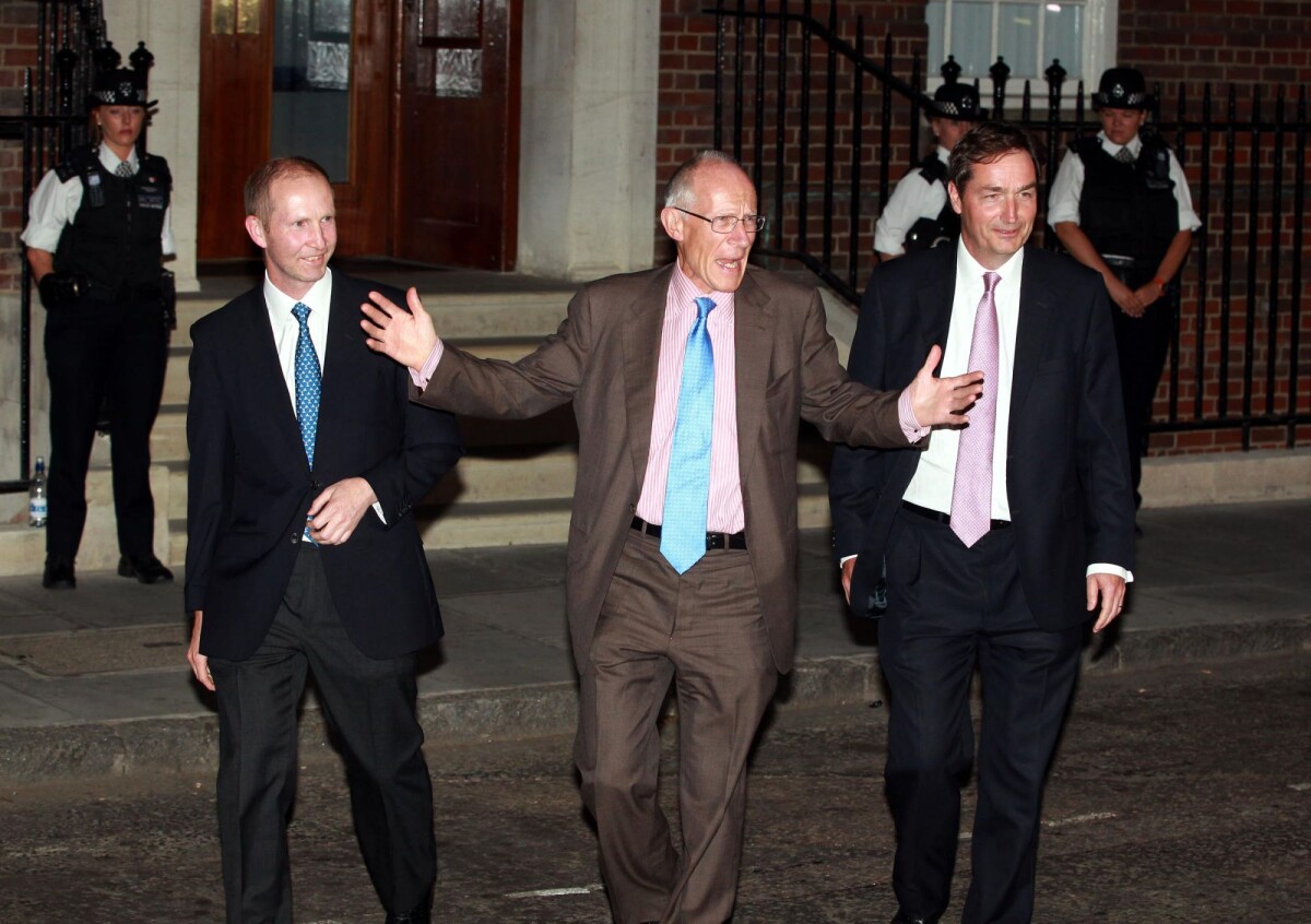 Photo : Marcus Setchell partant de l'aile Lindo de l'hôpital St Mary, à ...