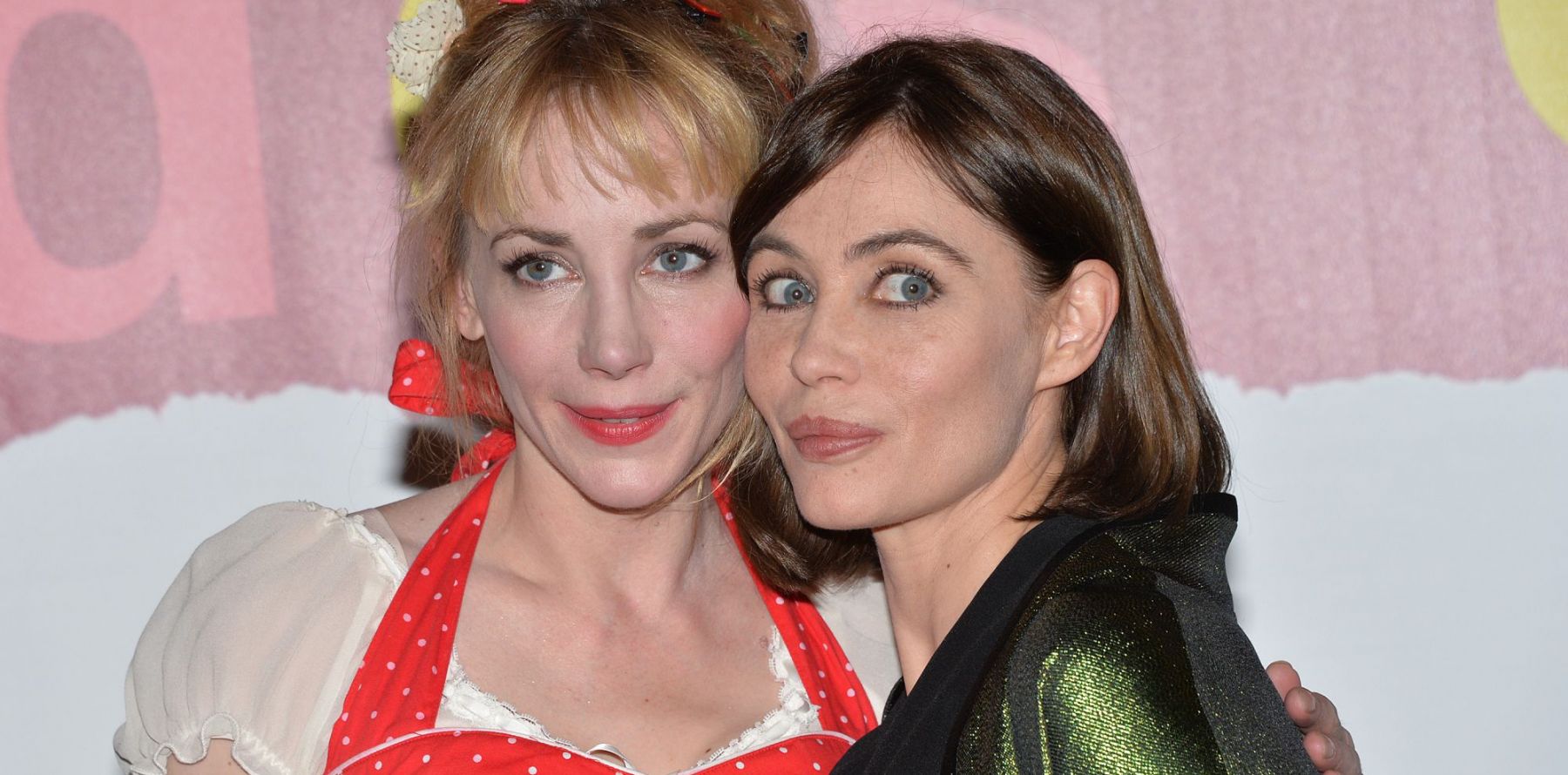 Julie Depardieu, Emmanuelle Béart : 'Soeurs' radieuses devant Alysson ...