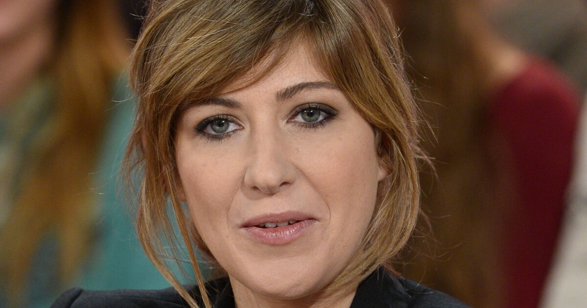 Carla Bruni, Karine Silla, Amanda Sthers... Femmes unies, toutes au ...