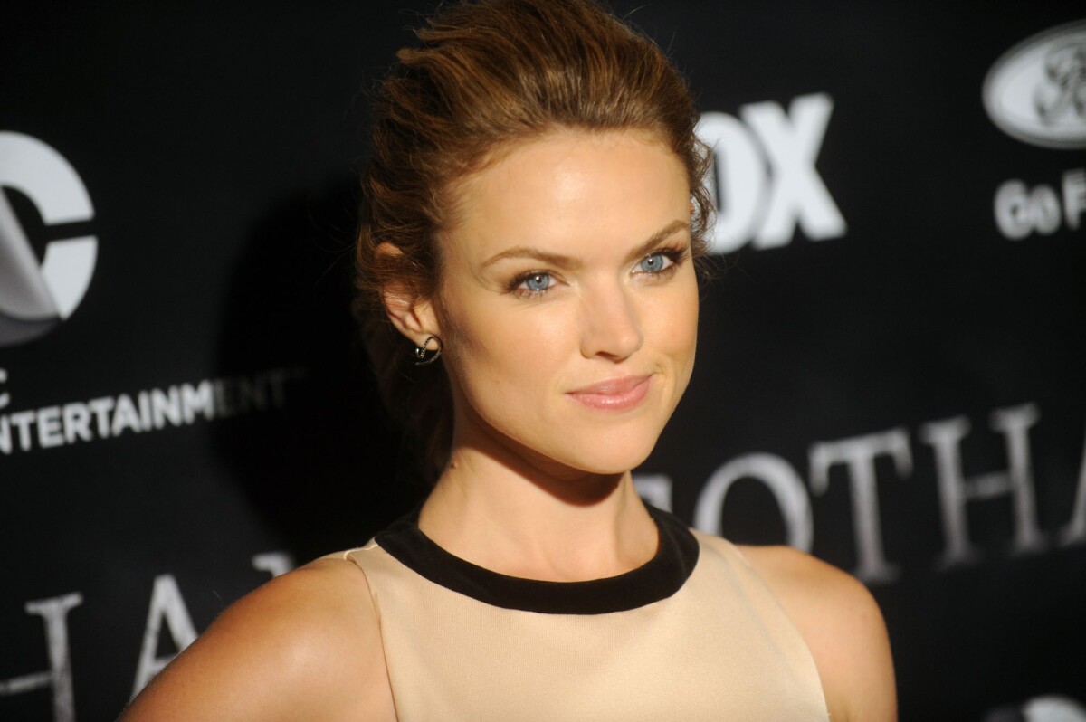 Photo : Erin Richards lors de la présentation de la série Gotham à New ...