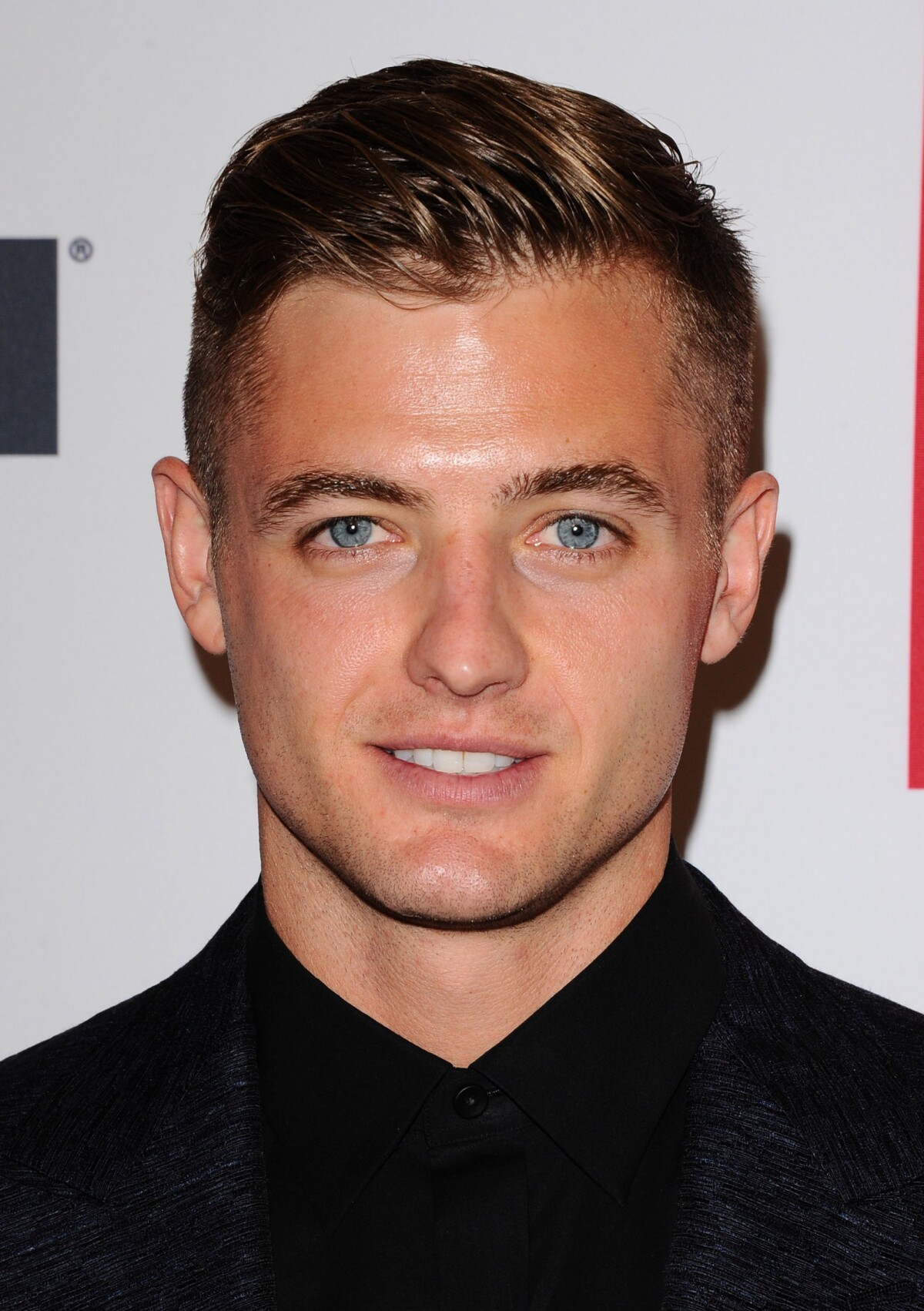 Vidéo : Robbie Rogers lors des Respect Awards de GLSEN à Los Angeles ...
