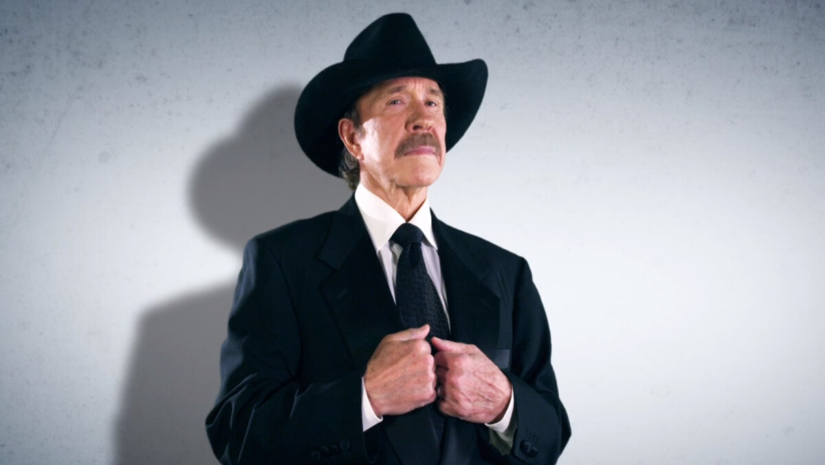 Photo : L'acteur Chuck Norris et Cyril Hanouna réalisent une Danse de l ...