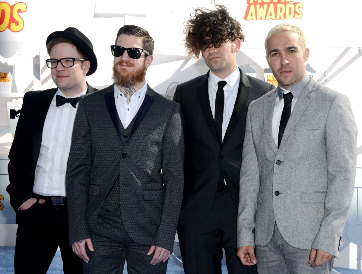 Vidéo : Fall Out Boy lors des MTV Movie Awards à Los Angeles le 12 ...