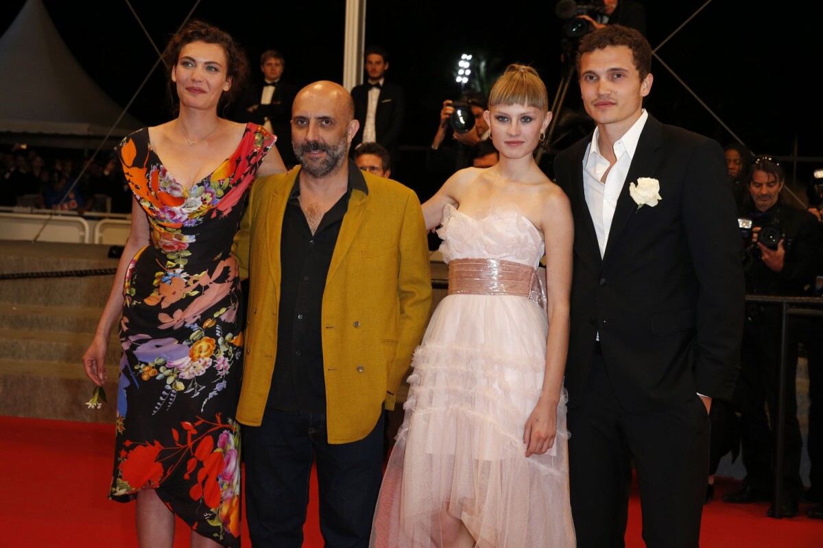 Photo : Karl Glusman, Klara Kristin, Gaspar Noé, Aomi Muyock - Montée ...