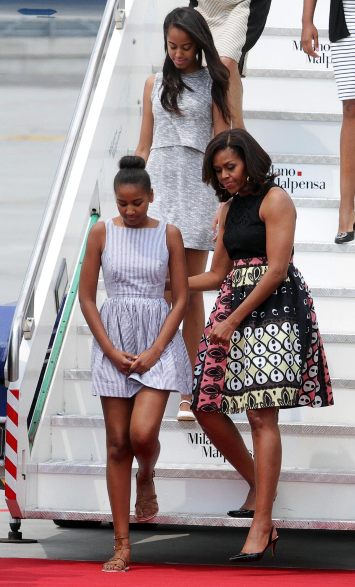 Photo : Michelle Obama et ses filles Sasha et Malia arrivent à Milan ...