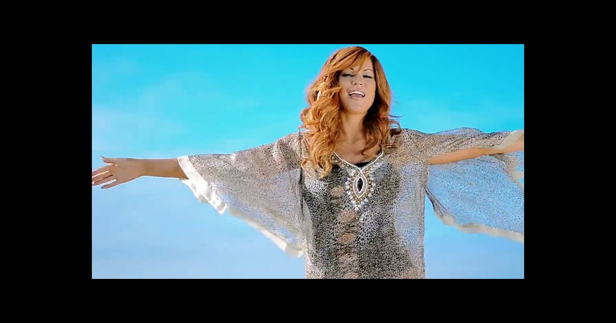 Anne-Krystel Goyer et sno groupe Az We R dans le clip de leur nouveau ...