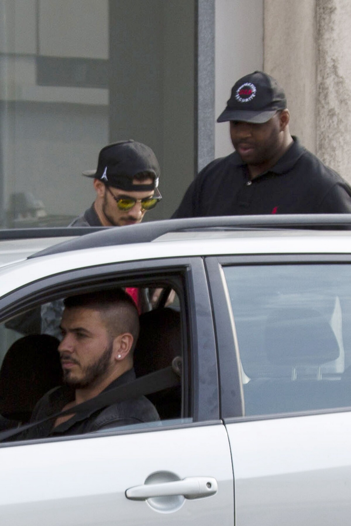 Photo : Deux candidats de Secret Story 9 sont surpris à la sortie de la ...