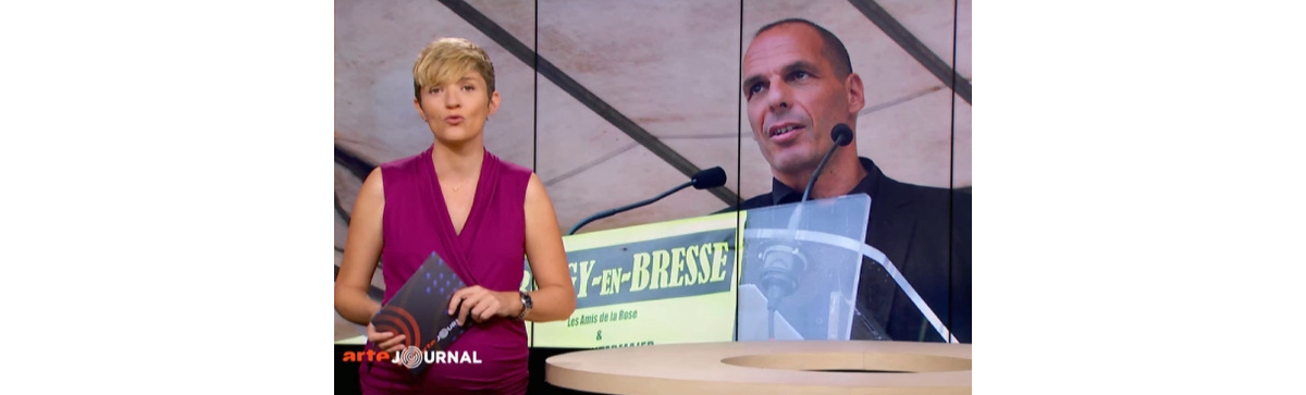 Photo : Marie Labory enceinte aux commandes du JT de Arte - Purepeople