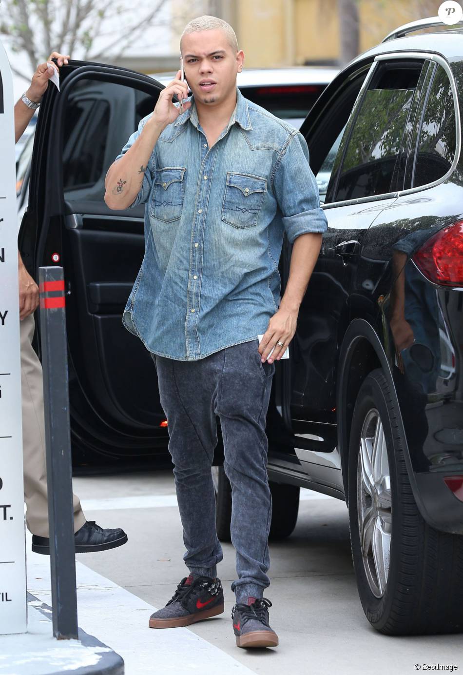 Exclusif - Evan Ross à Los Angeles le 13 juin 2015. - Purepeople