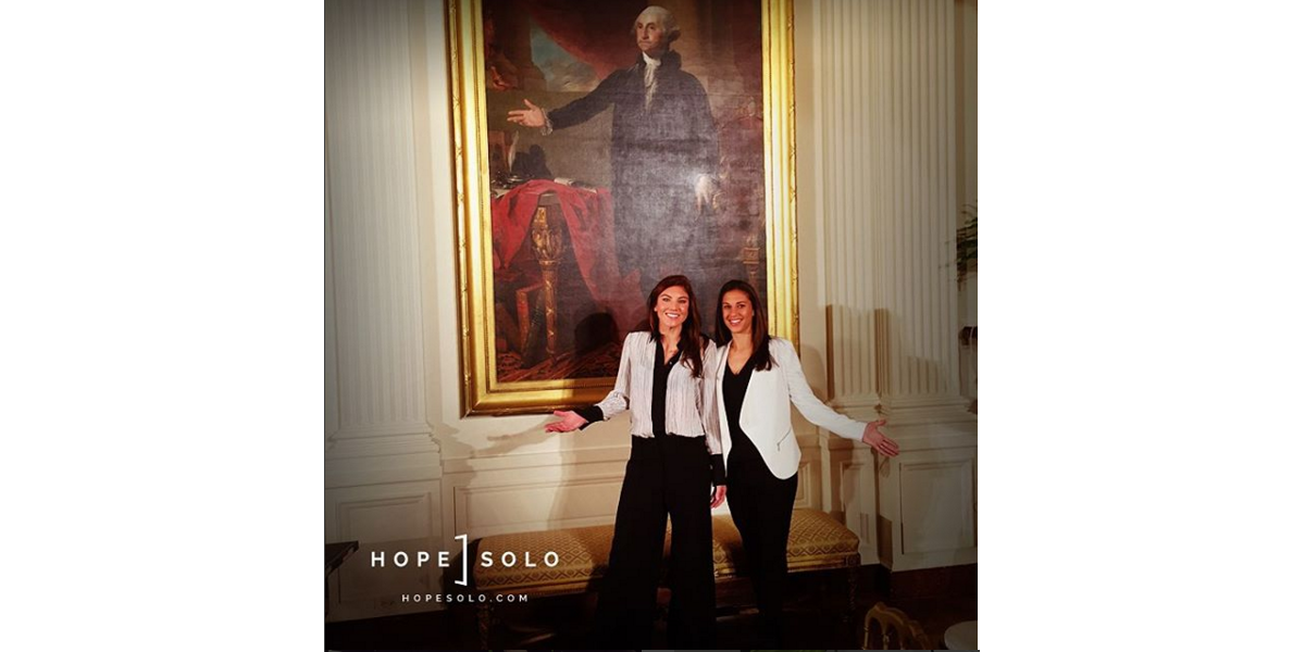 Photo : Hope Solo et Carli Llyod au coeur de la Maison Blanche, photo ...