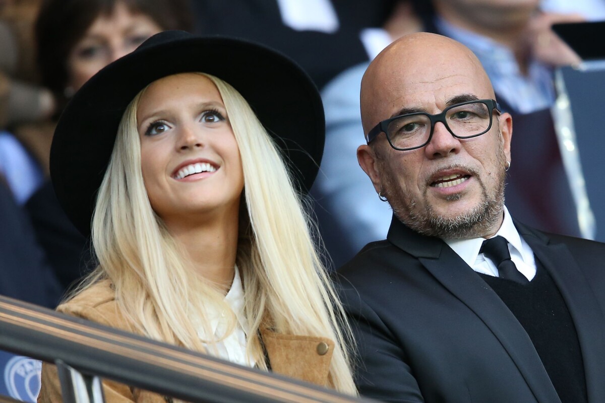 Photo : Pascal Obispo et sa femme Julie Hantson dans les tribunes du ...