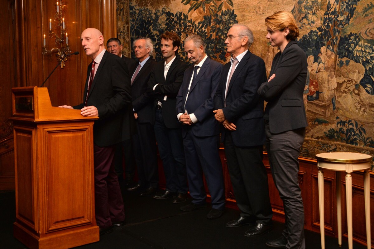 Photo : Didier le Calvez (PDG du Bristol), Roger-Pol Droit, Christophe ...