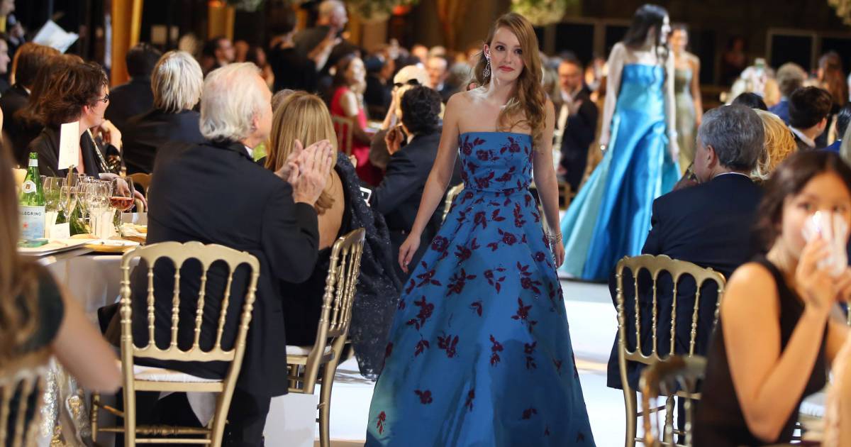 Exclusif - Skye McCaw (robe Oscar de la Renta, bijoux Payal New York ...