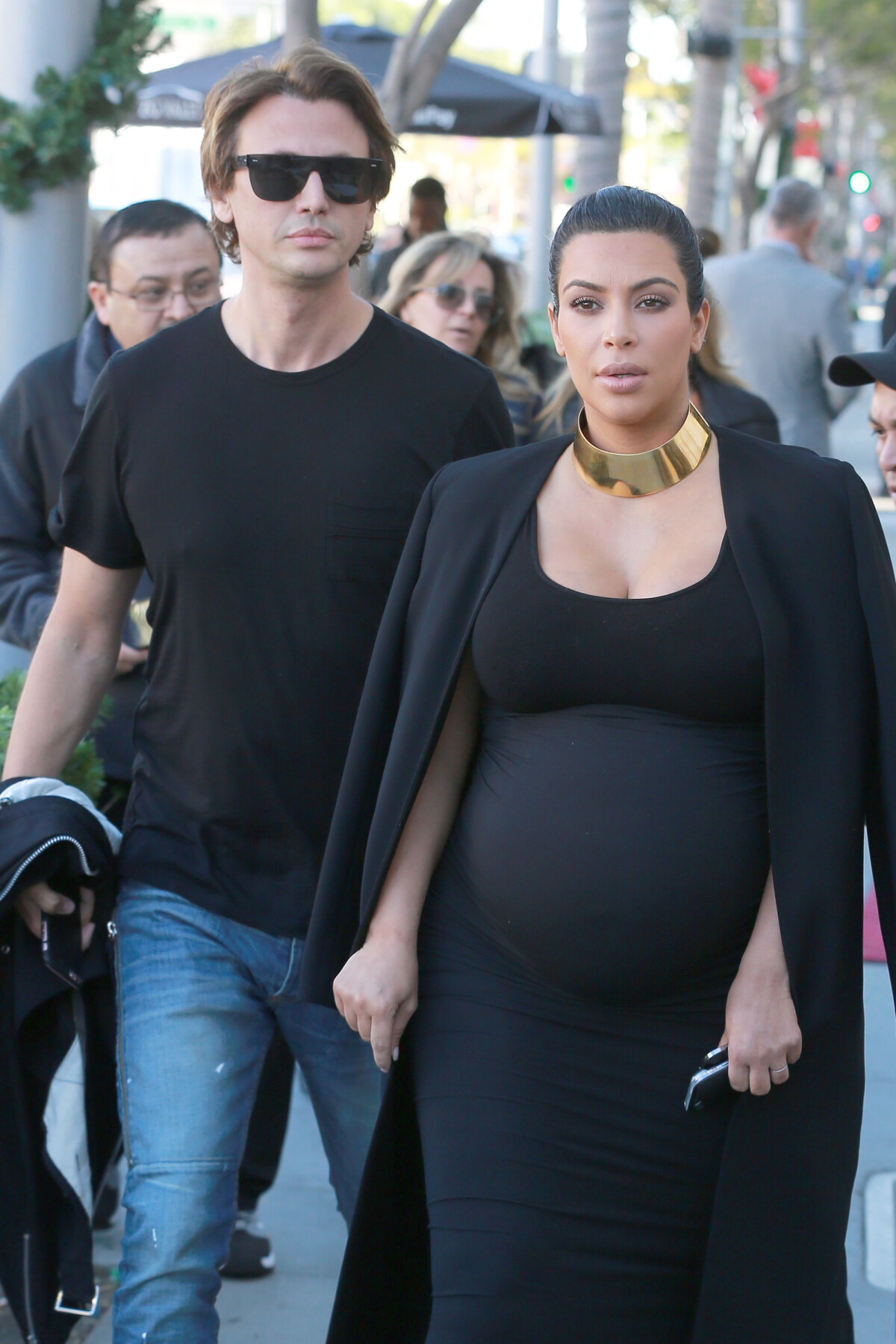 Photo : Kim Kardashian enceinte est allée déjeuner avec son ami ...