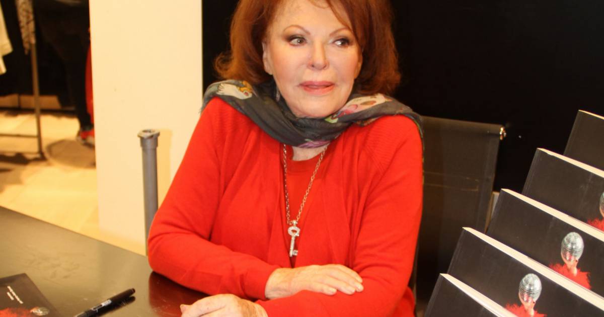 Exclusif - La chanteuse Régine en dédicace de son livre Mes nuits, mes ...