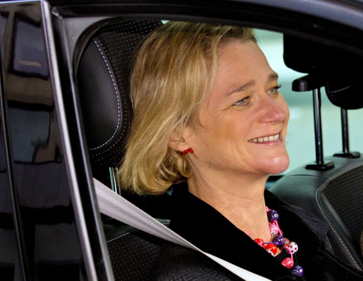 Photo : Delphine Boël quittant le tribunal à Bruxelles, le 2 octobre ...