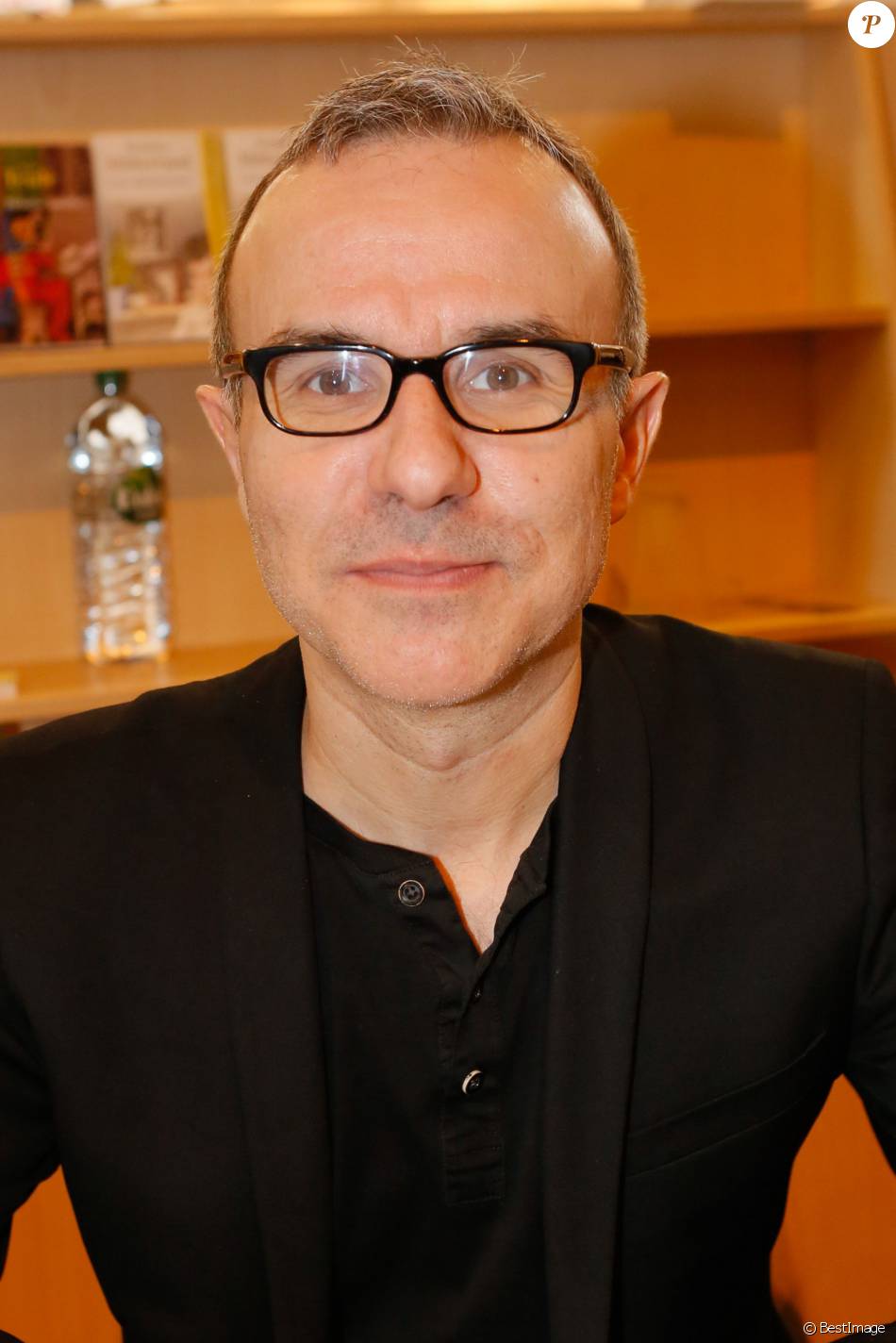Philippe Besson - Salon du livre à la porte de Versailles à Paris le 22 ...