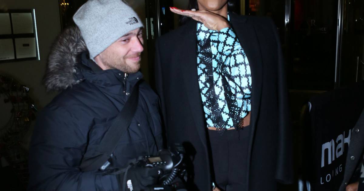 Kelly Rowland arrive à la Salle Wagram pour assister au défilé Emmanuel ...