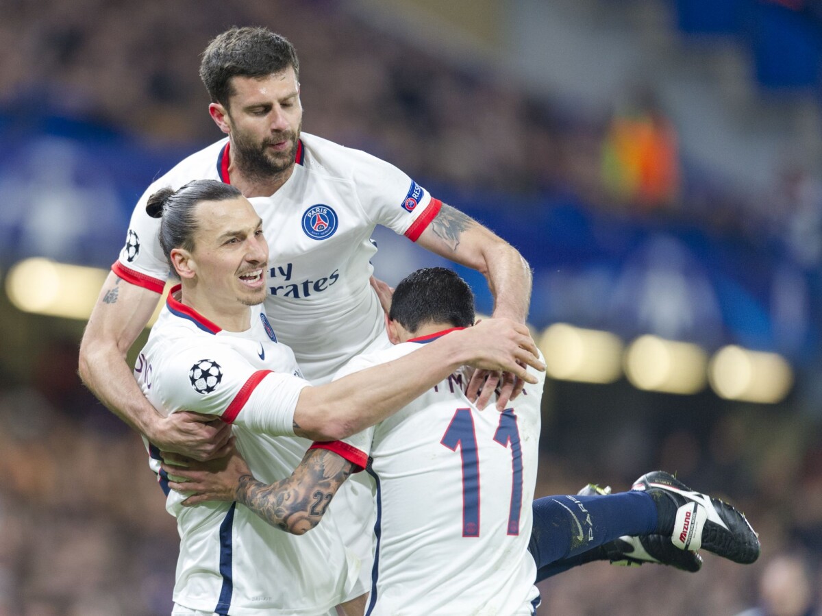 Photo : Zlatan Ibrahimovic, Thiago Motta - Match des 1/8 de finale de la Ligue Champions entre ...